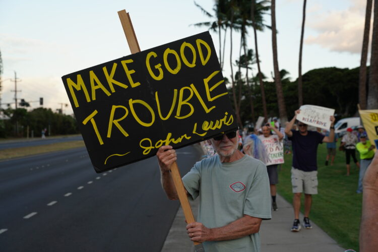 Photos: ‘No Dictators’ protest on Maui | News, Sports, Jobs - Maui News